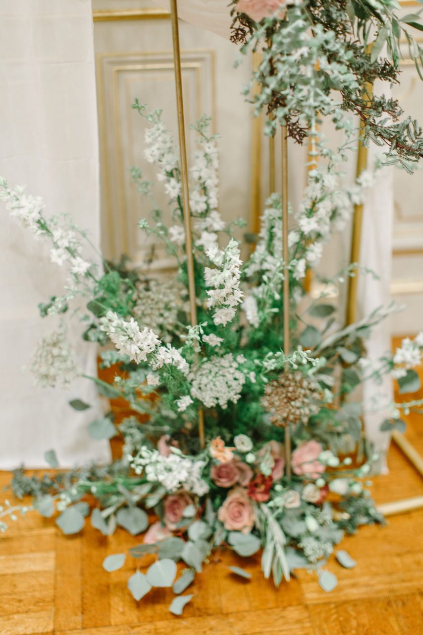 Romantic Cosmos Club Wedding | Petal's Edge Floral Design
