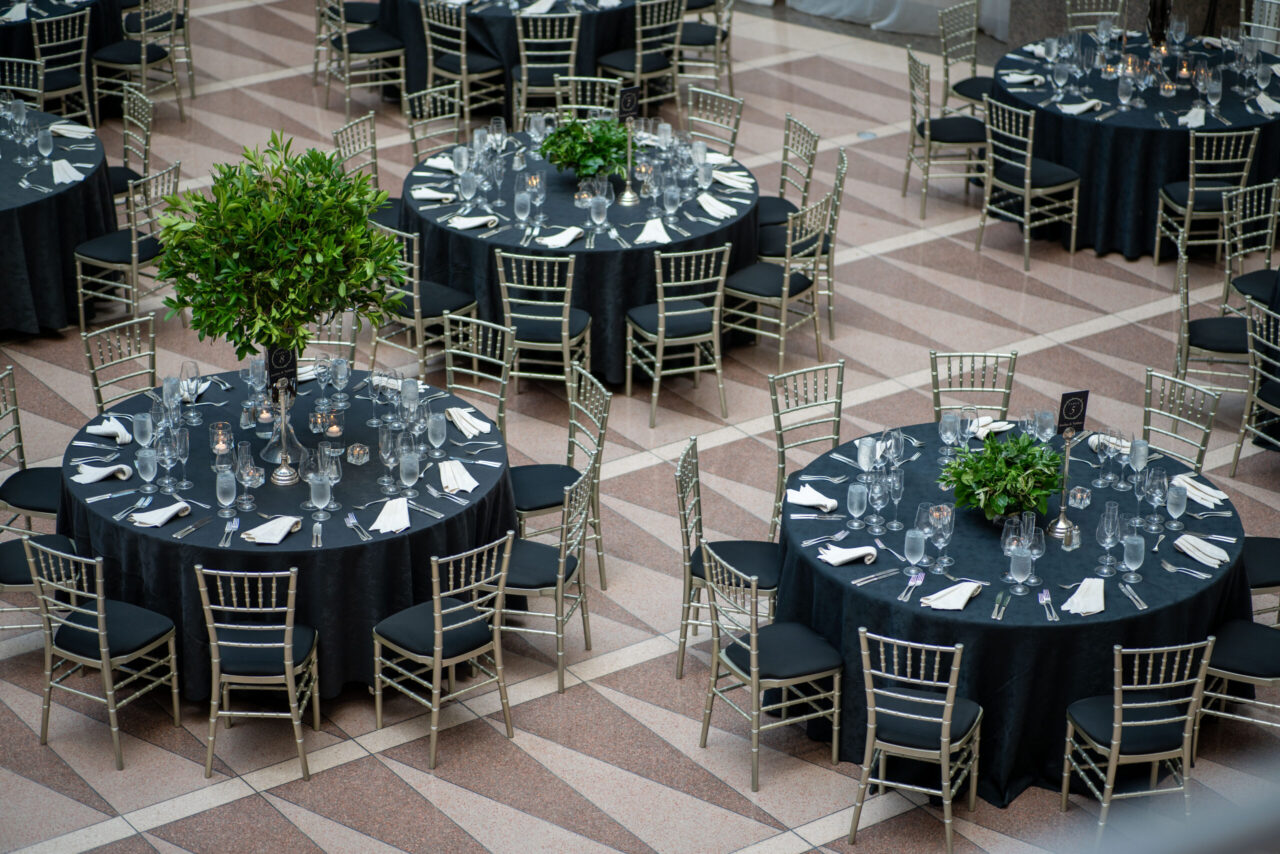 Greenery-Filled Wedding at Ronald Reagan Building DC | Petal's Edge ...